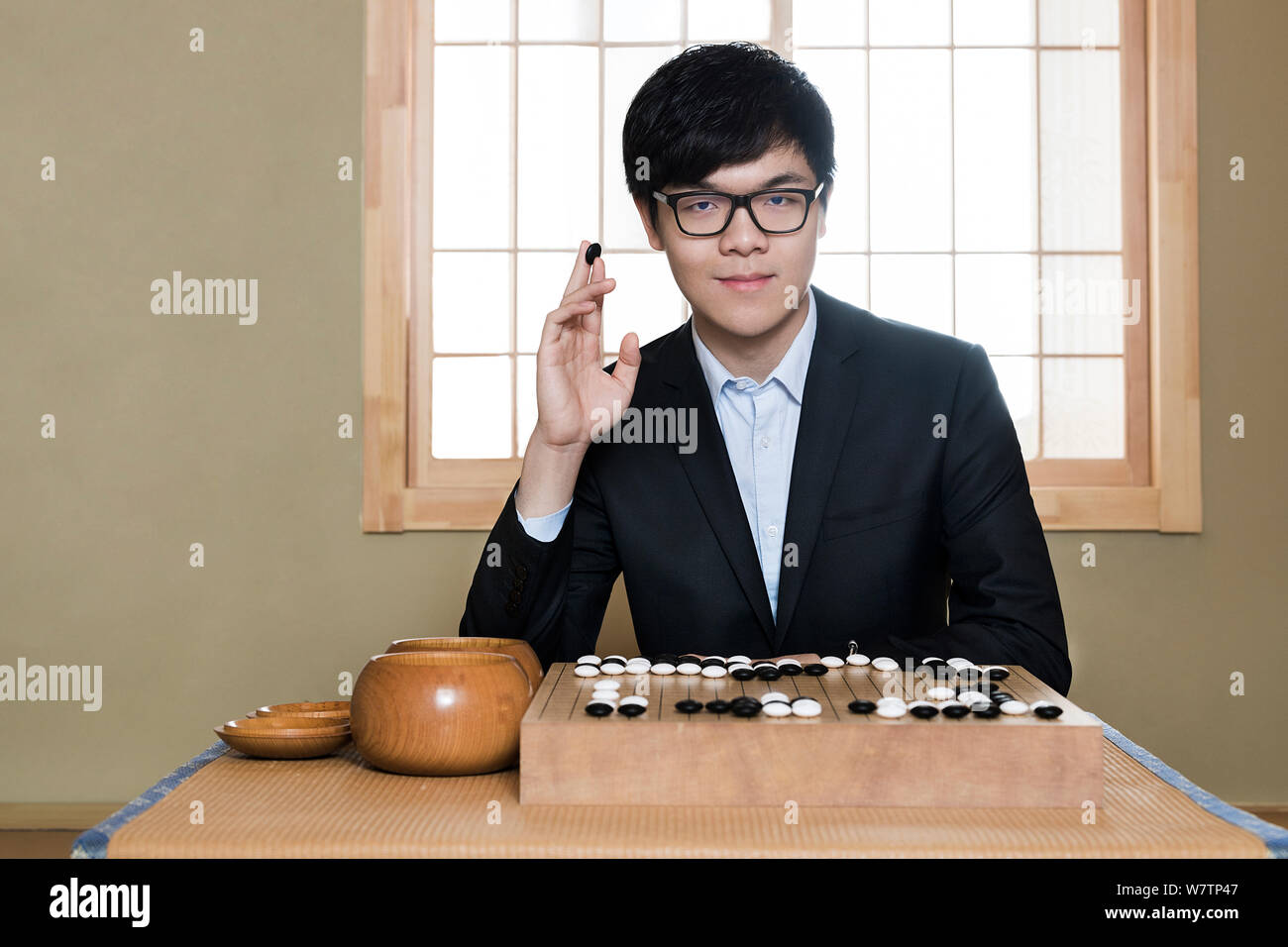 Alphago chess hi-res stock photography and images - Alamy