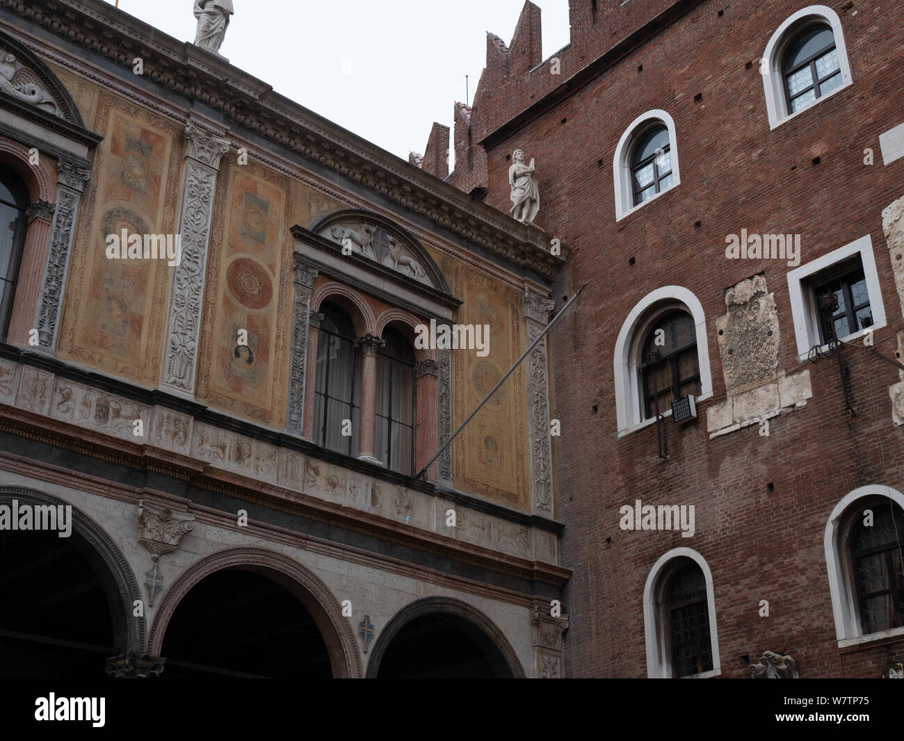 Old palaces verona hi-res stock photography and images - Alamy