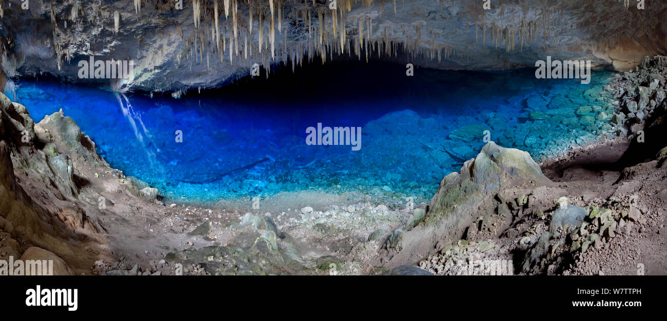 Cave caves cavern caverns hi-res stock photography and images - Alamy