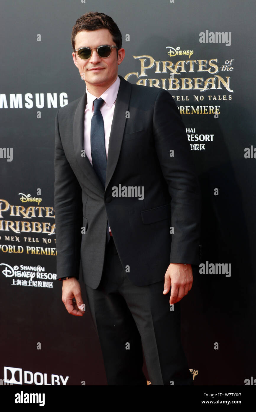 English actor Orlando Bloom arrives on the red carpet for the premiere ...