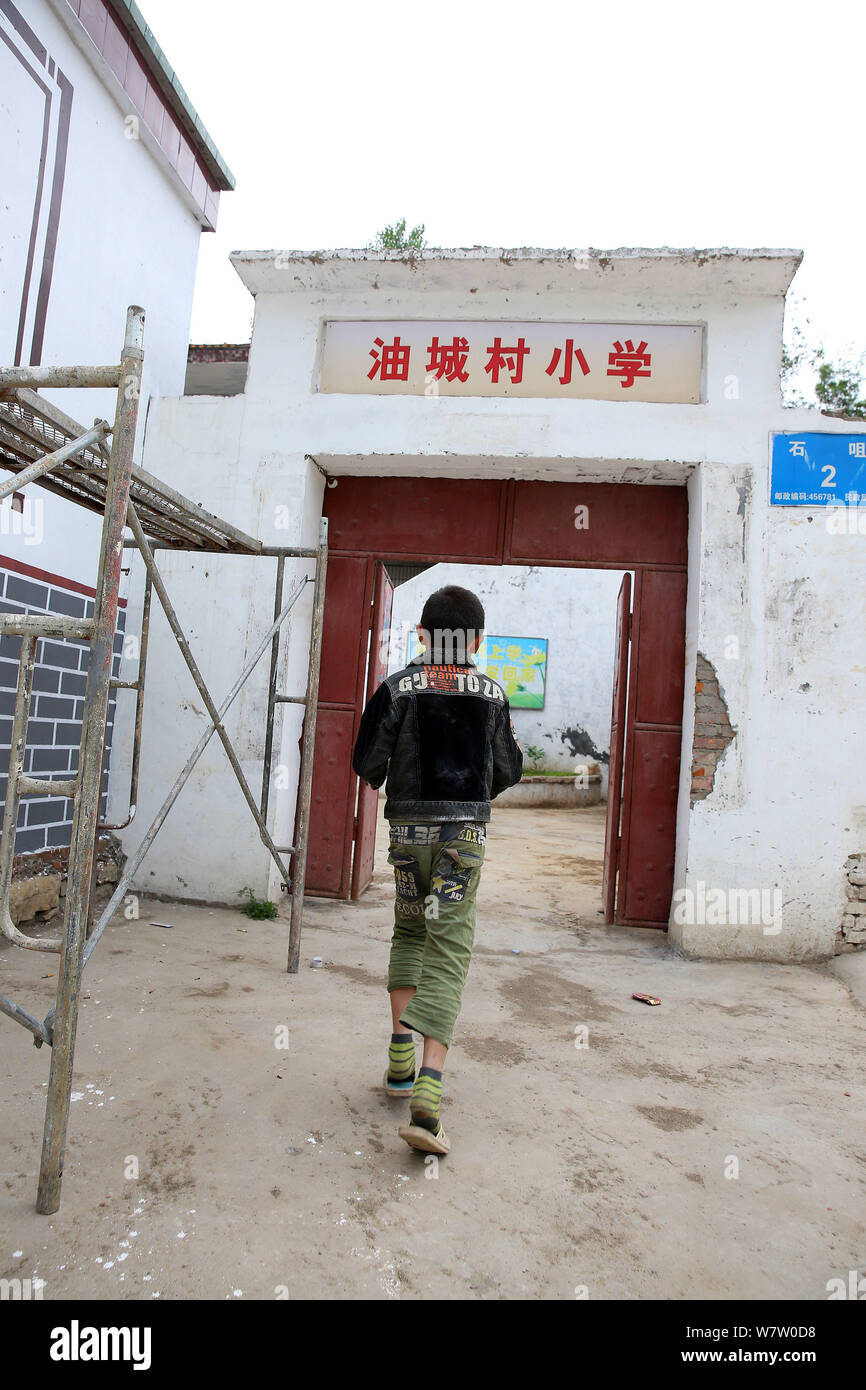 10-year-old Chinese pupil Xu Jiaqi, the only student of Youcheng ...