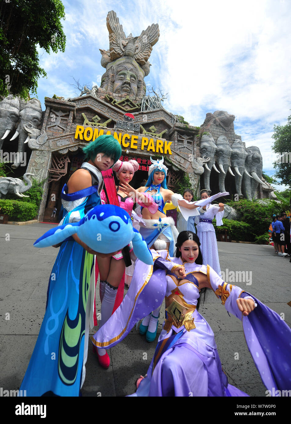 Chinese graduates dressed in cosplay costumes pose for graduation ...