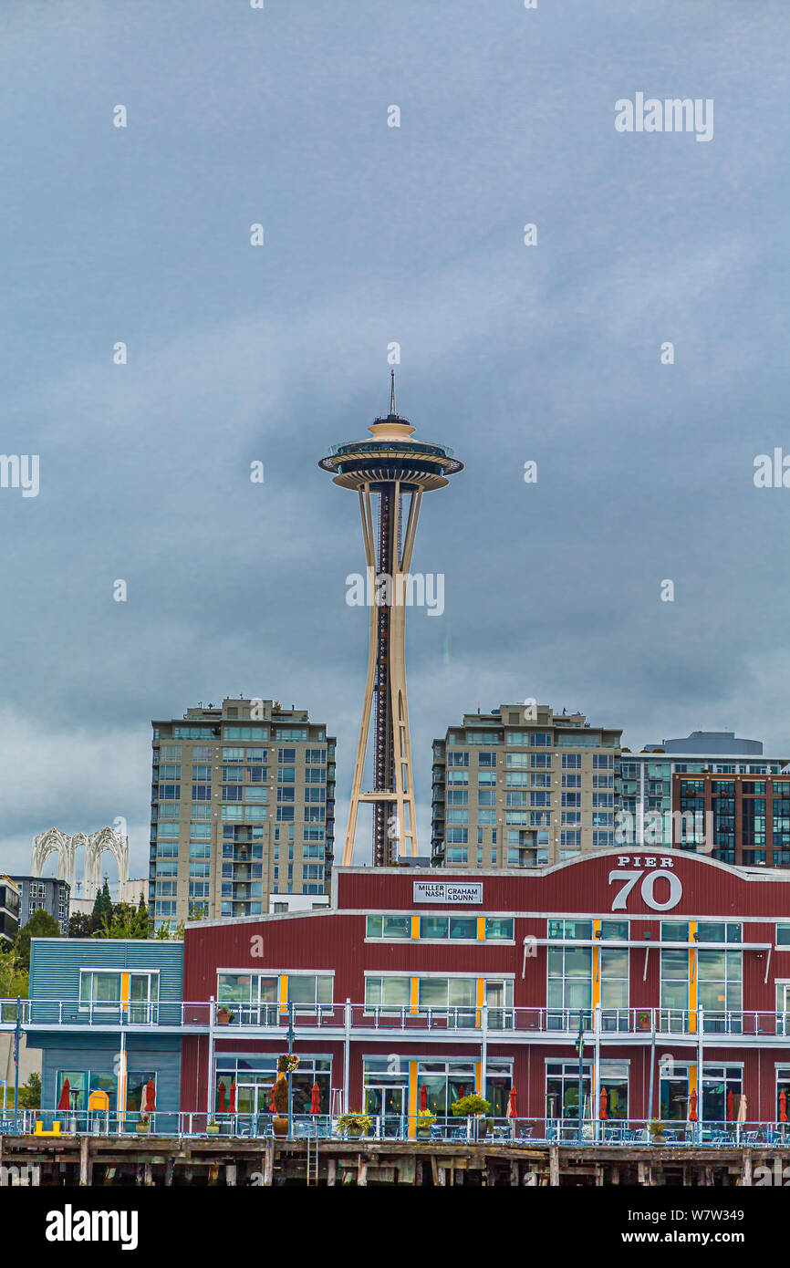 Port of seattle skyline hi-res stock photography and images - Alamy