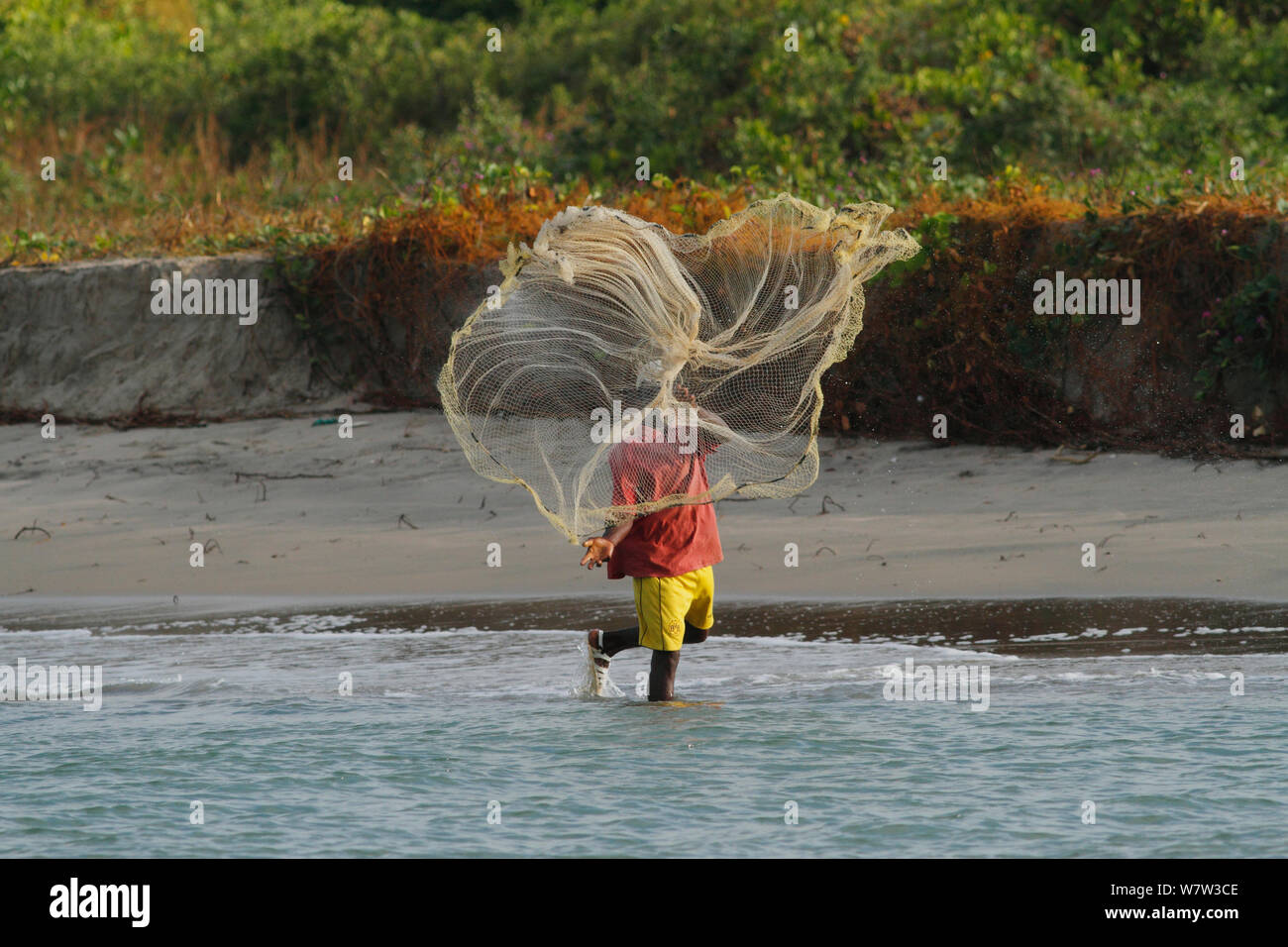 African fishing net hi-res stock photography and images - Alamy