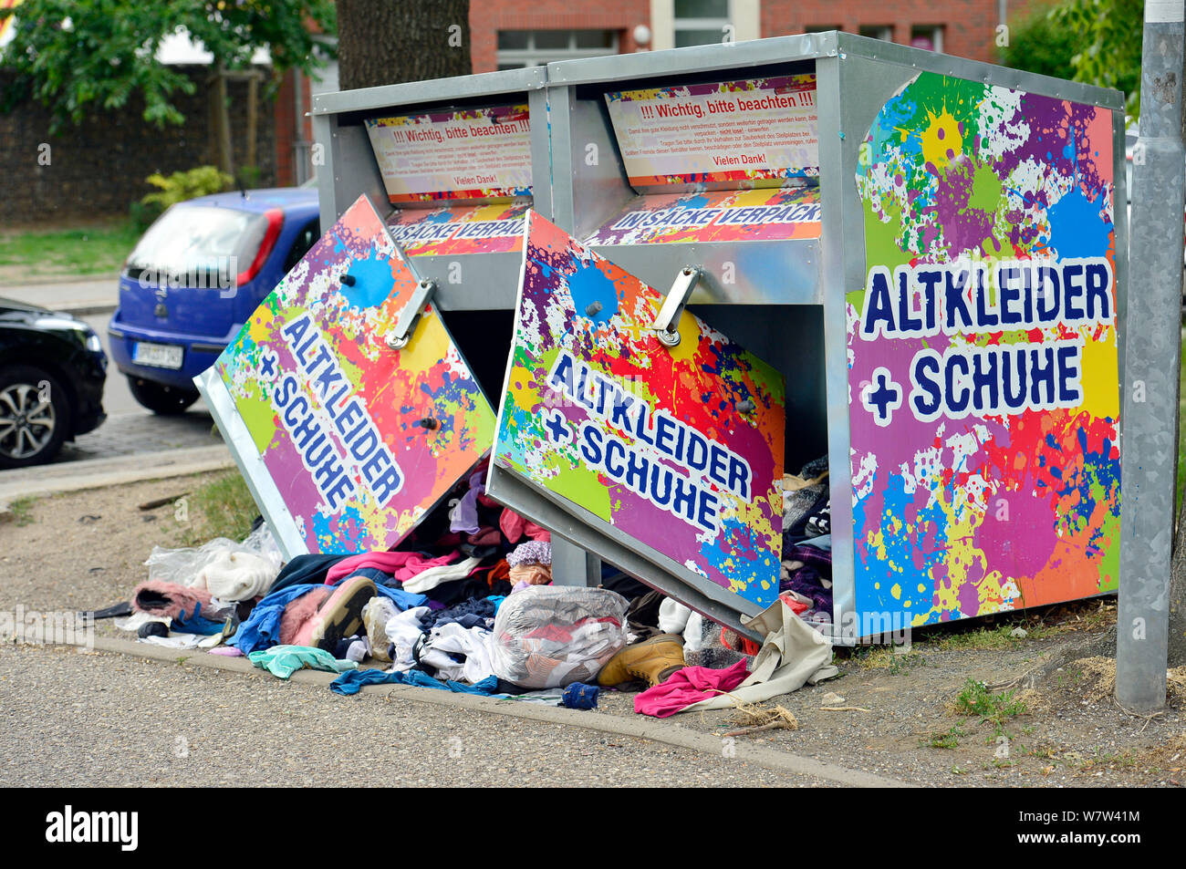 Rumpled Clothing High Resolution Stock Photography and Images - Alamy