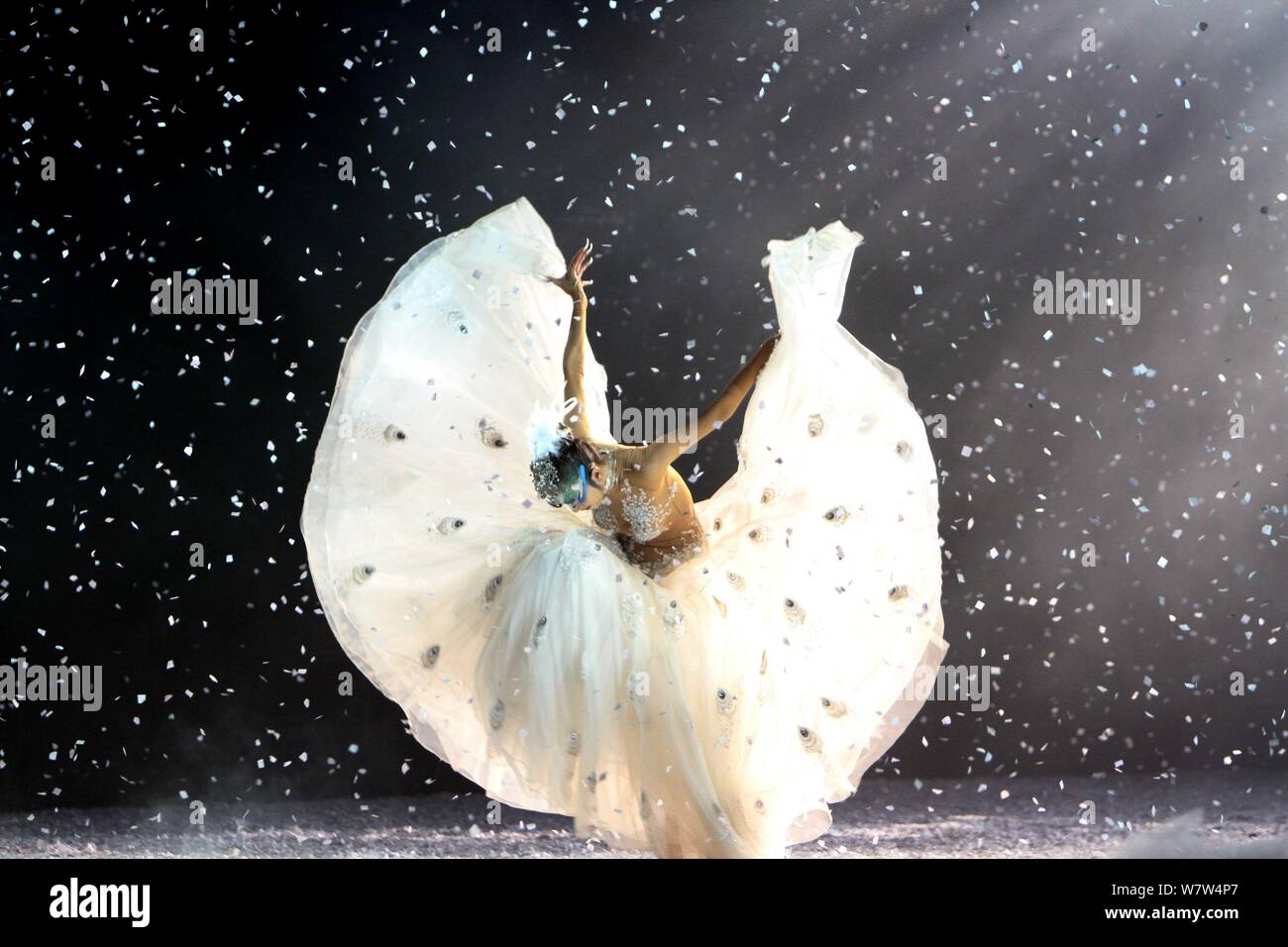 Yang liping hi-res stock photography and images - Alamy