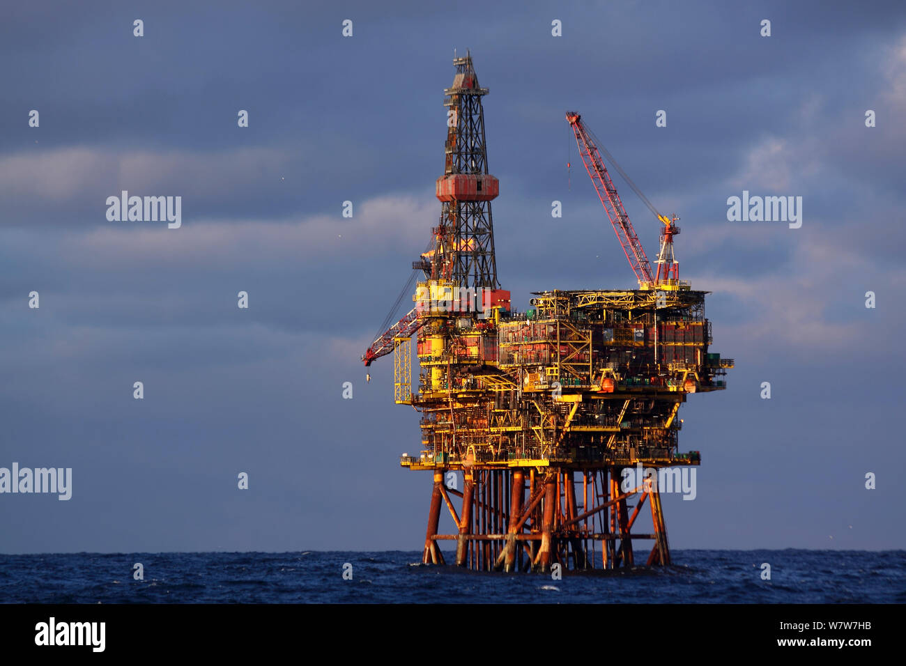 Fossil fuel fossil fuels hi-res stock photography and images - Alamy