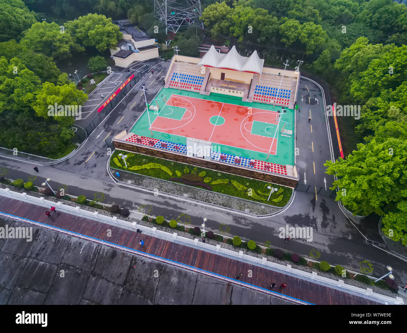 Aerial view of the Gezhouba Dam on the Yangtze River in Yichang city ...