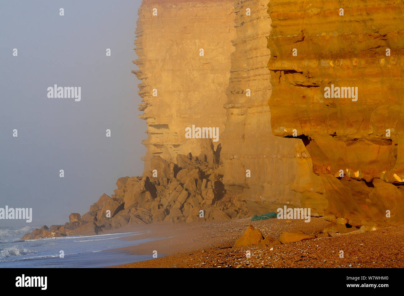 Base of cliff hi-res stock photography and images - Alamy