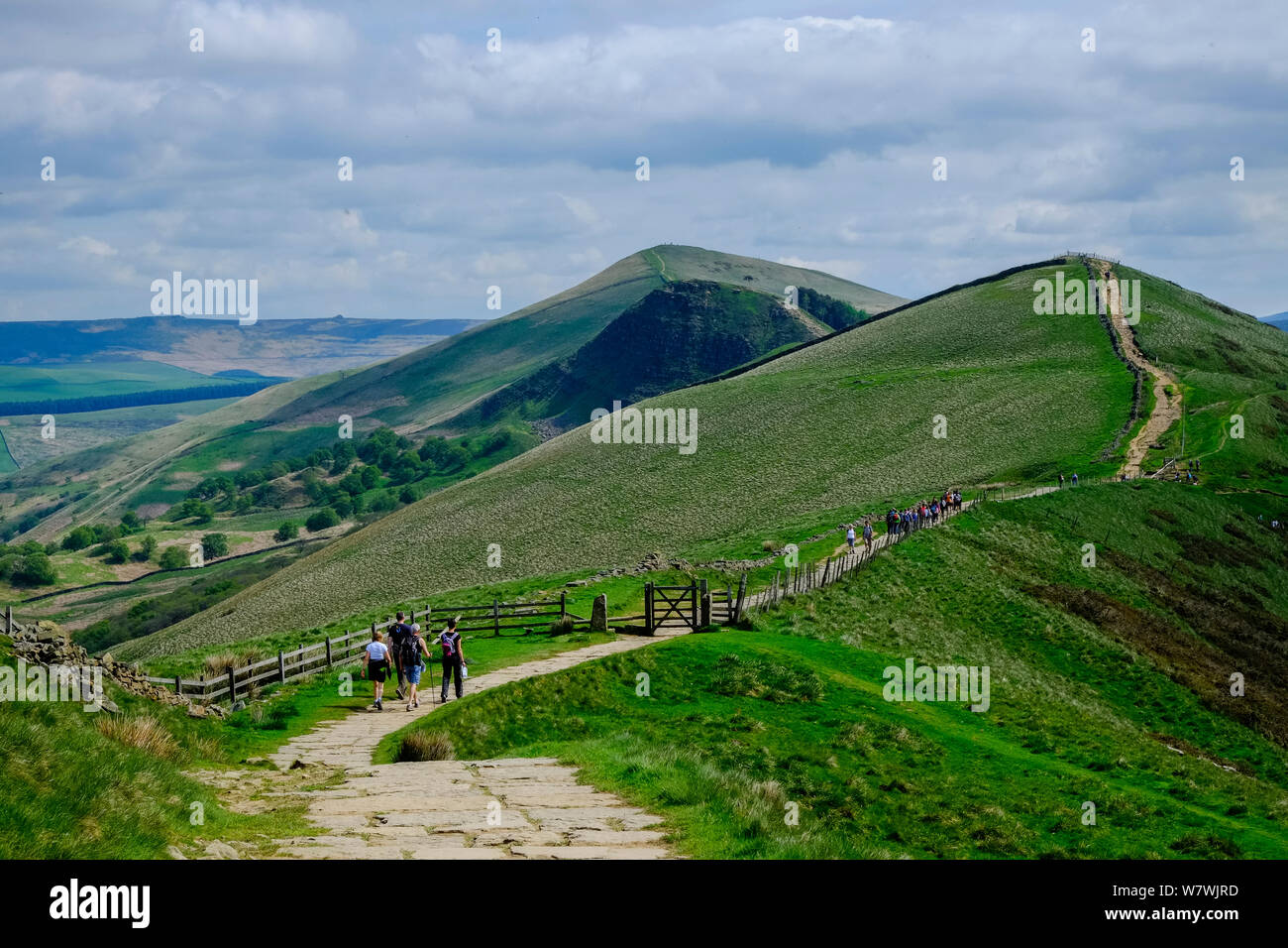 Mam tor, peak district national park hi-res stock photography and ...