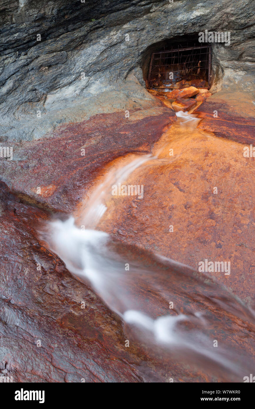 Outfall pipe hi-res stock photography and images - Alamy