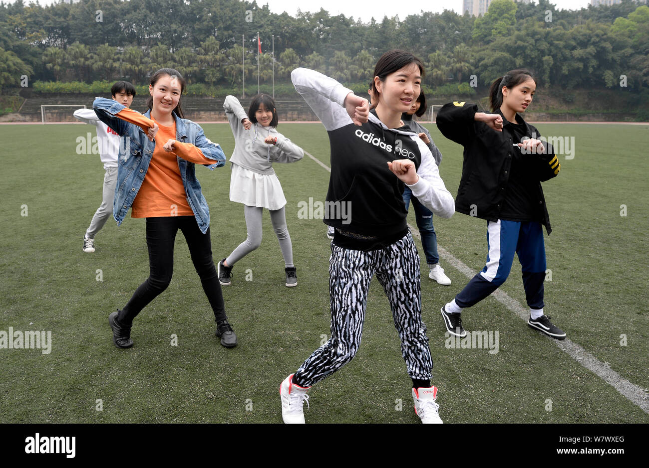 Chinese middle class hi-res stock photography and images - Alamy