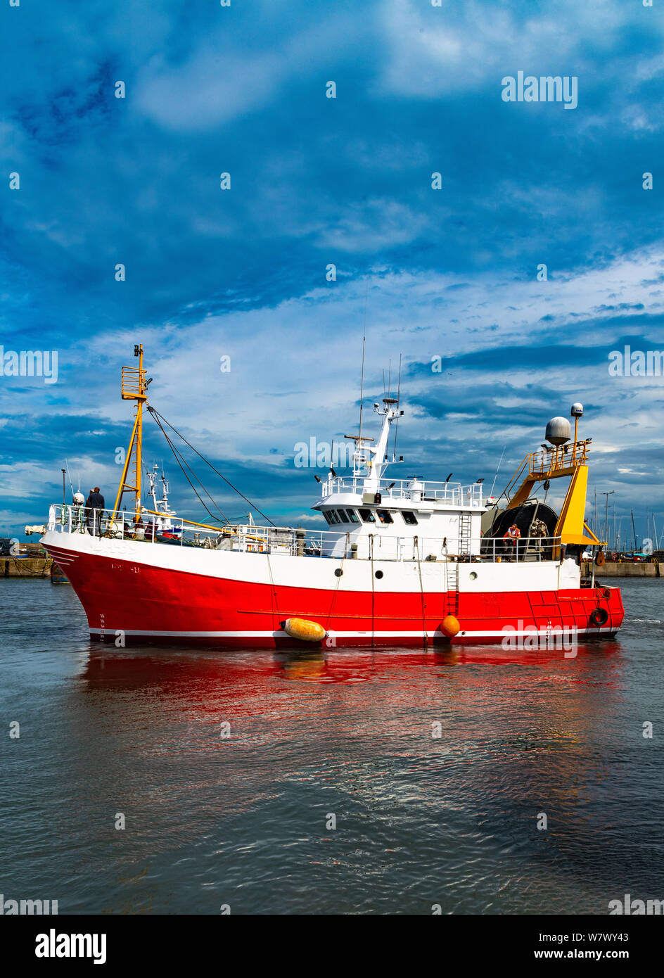 Harbour scenes hi-res stock photography and images - Alamy