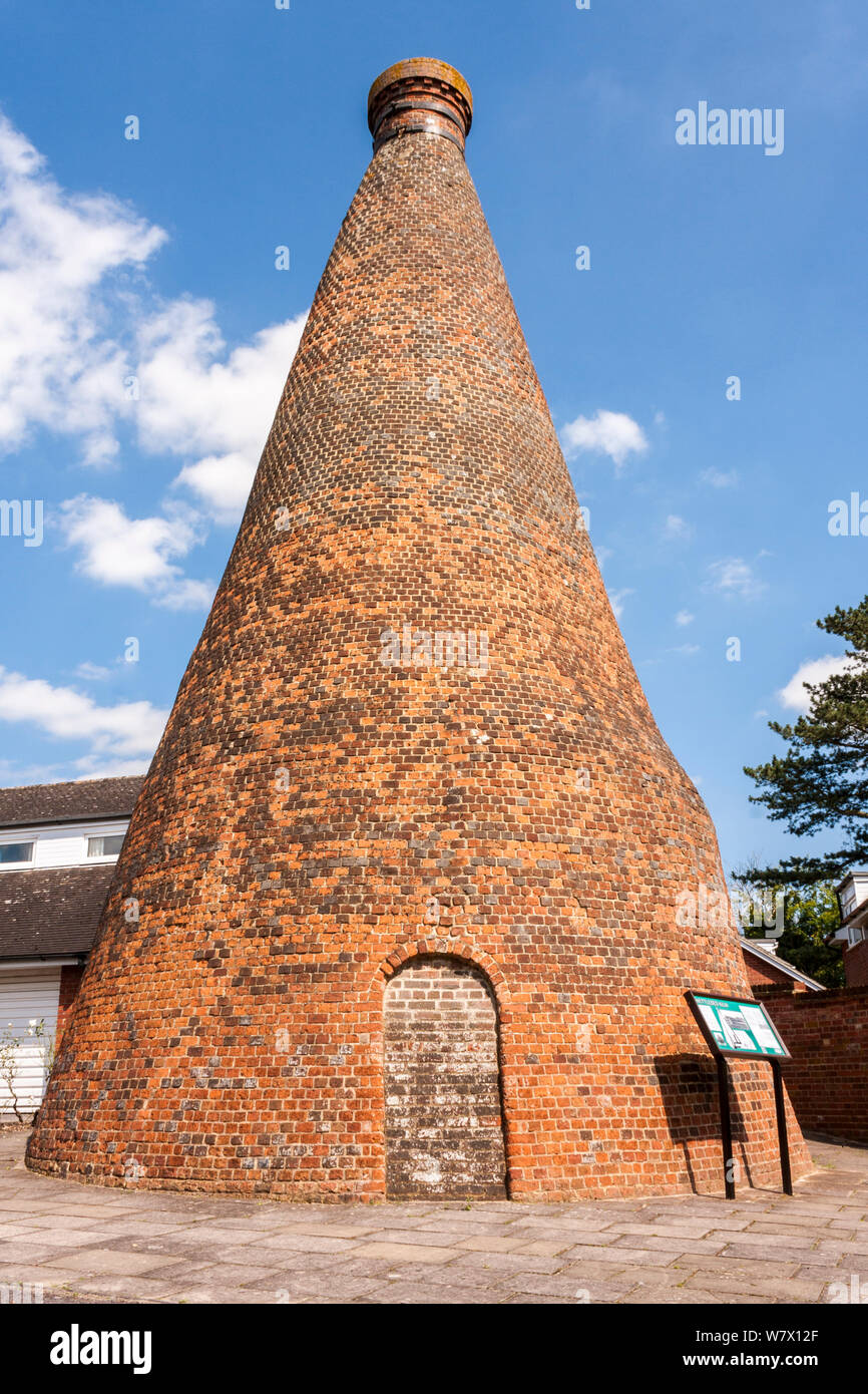 Nettlebed village hi-res stock photography and images - Alamy