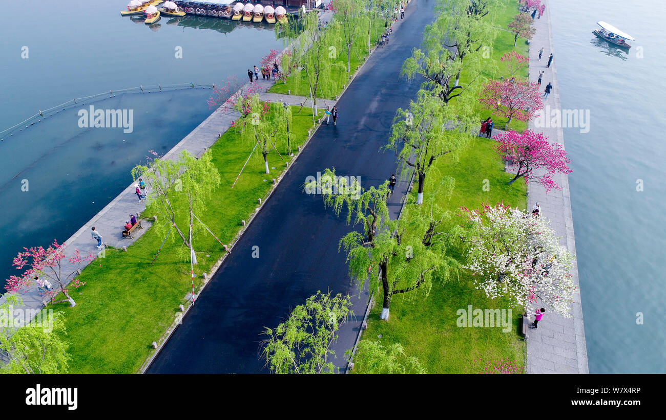 China hangzhou west lake bai causeway hi-res stock photography and ...