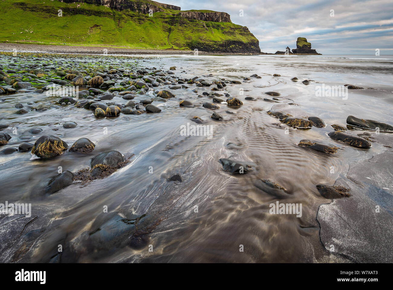 Scenic Talisker Bay on the west coast of the Isle of Skye Stock Photo ...