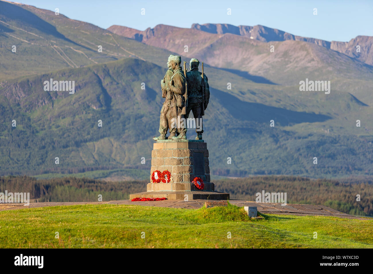 Commando memorial scottish highlands hi-res stock photography and ...