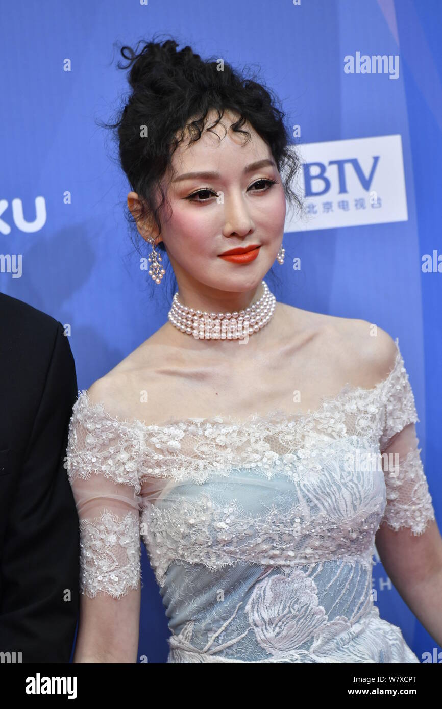 Chinese singer-songwriter Sa Dingding arrives on the red carpet for the ...