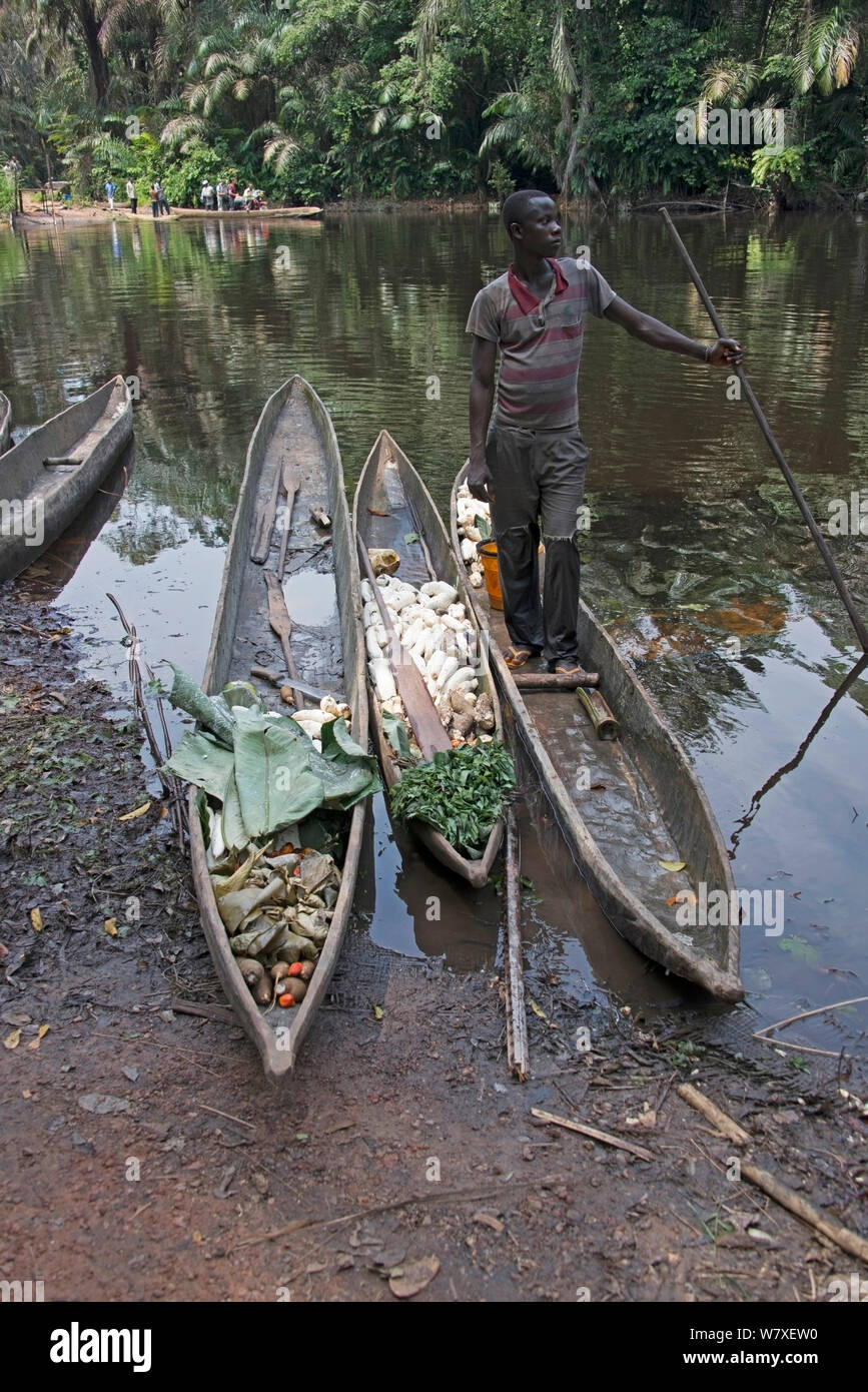 Wooden canoes hi-res stock photography and images - Alamy