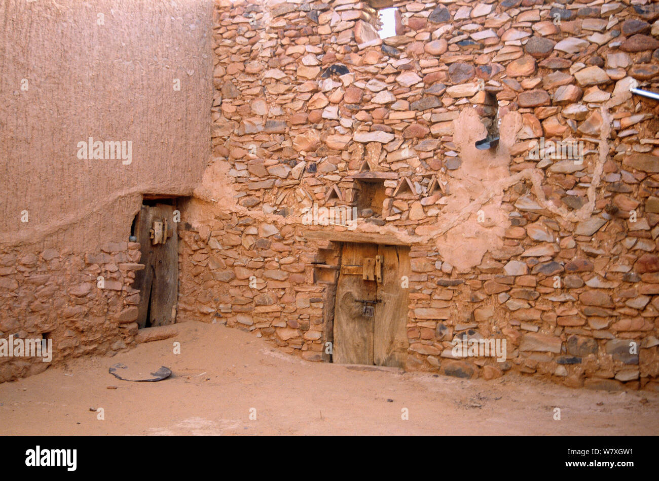Ancient library court yard, Chinguetti, Mauritania, 2005 Stock Photo ...