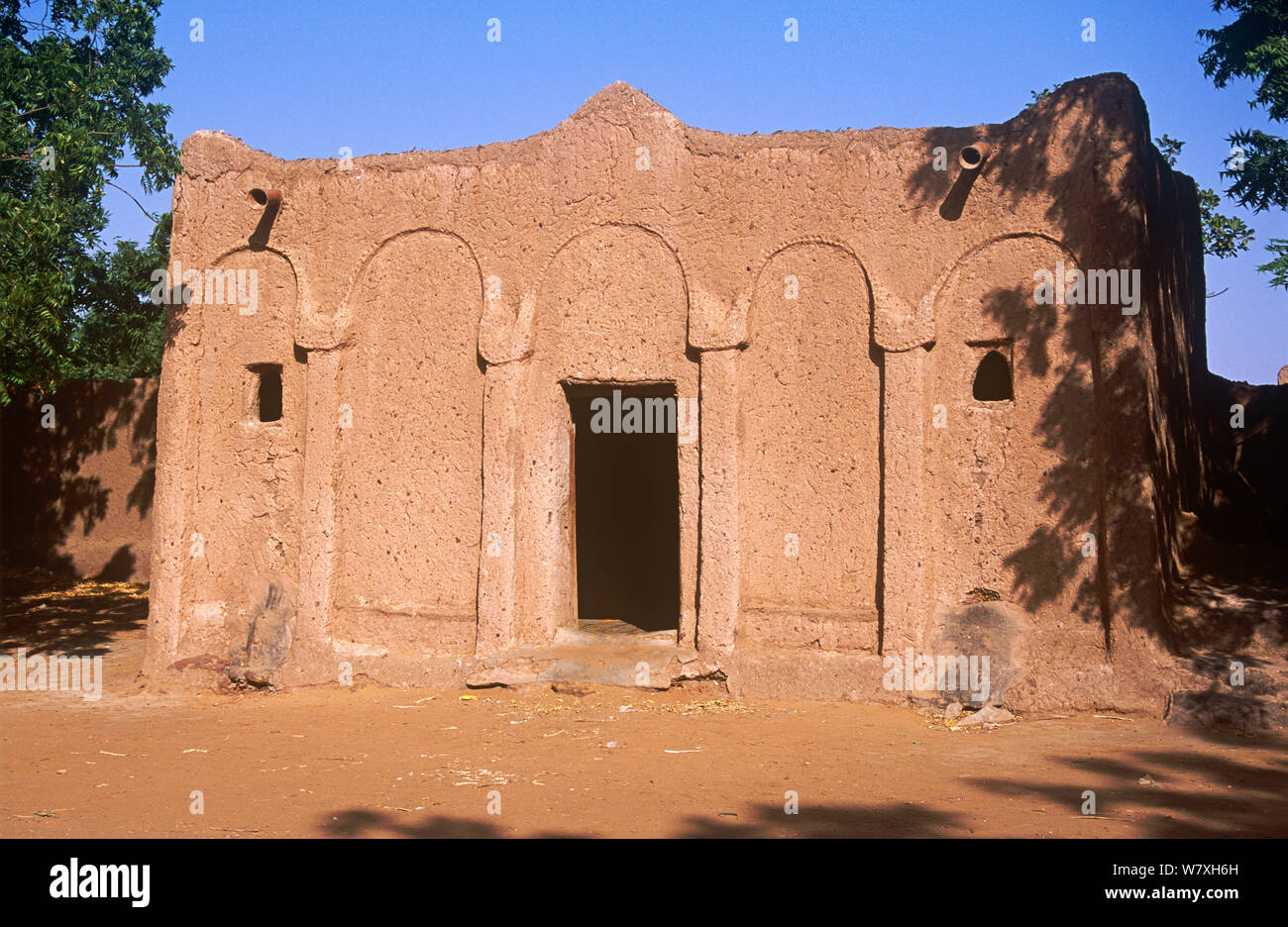 Traditional Hausa architecture on the road to Tillaberi, Niger, 2005 ...