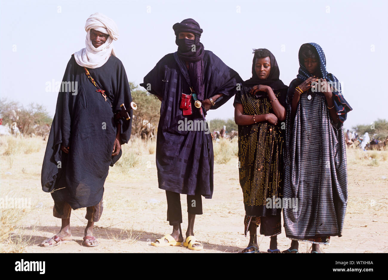 Peul / Fula men and women gathered for ceremony at Ngarawal Fuduk near ...