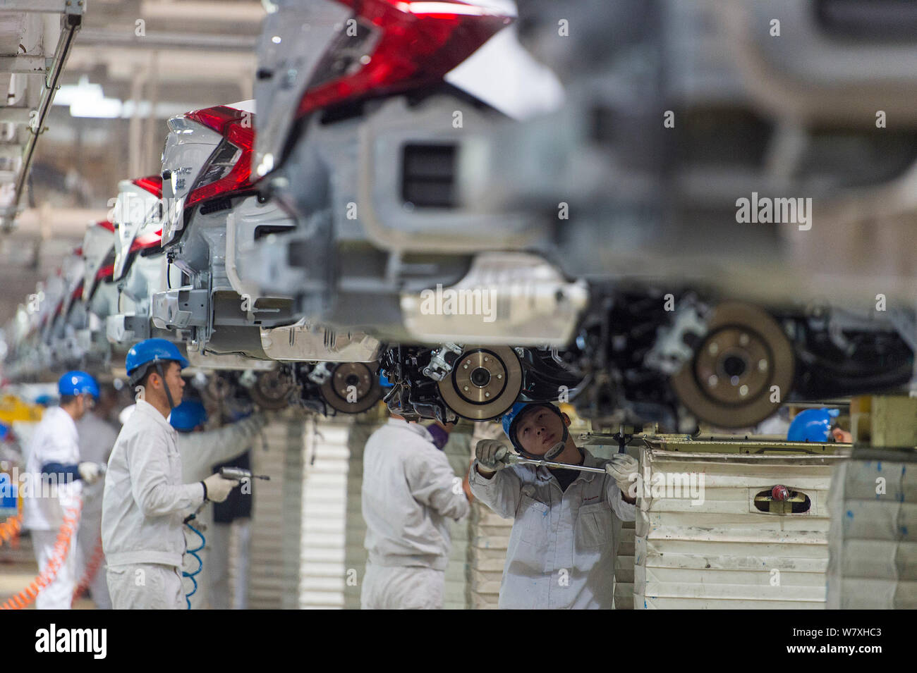 Honda factory cars hi-res stock photography and images - Alamy
