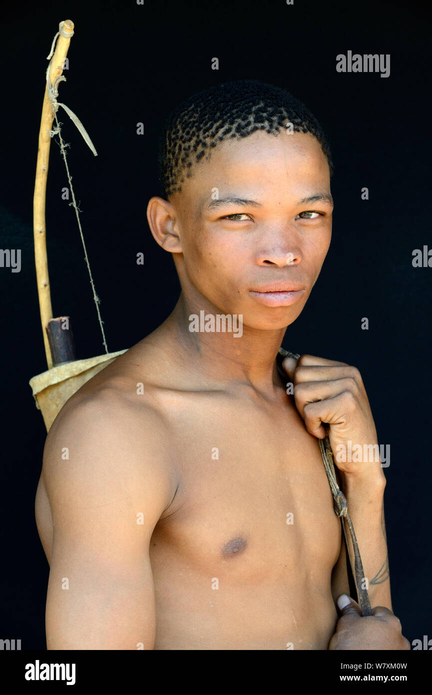 San kalahari man hi-res stock photography and images - Alamy