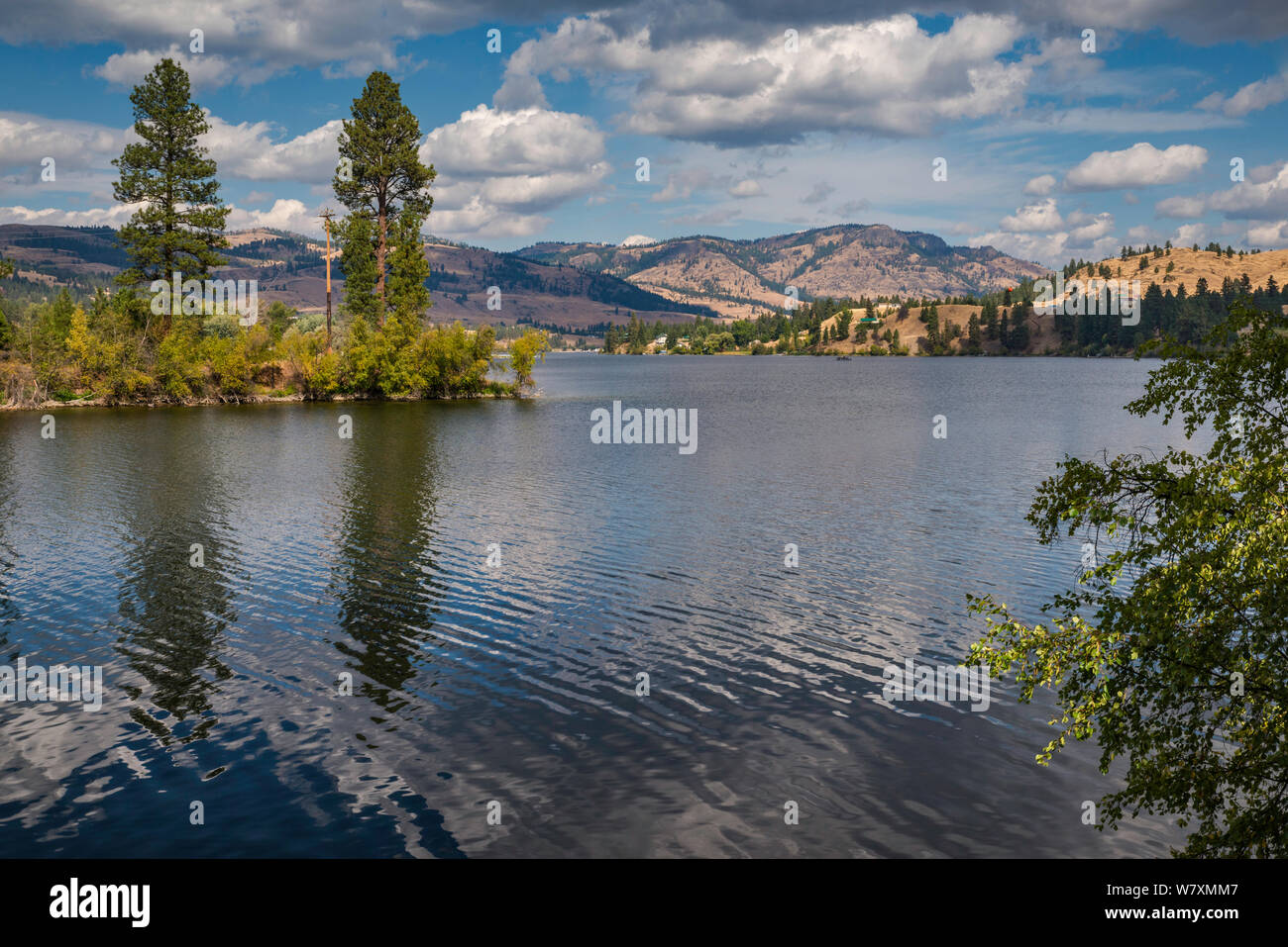 Curlew Lake, natural, glacial kettle lake with regulated water level ...
