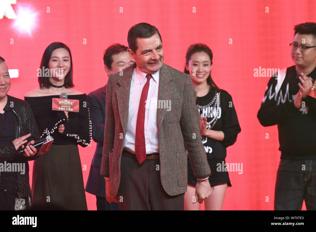 Comedian rowan atkinson mr bean hi-res stock photography and images - Alamy