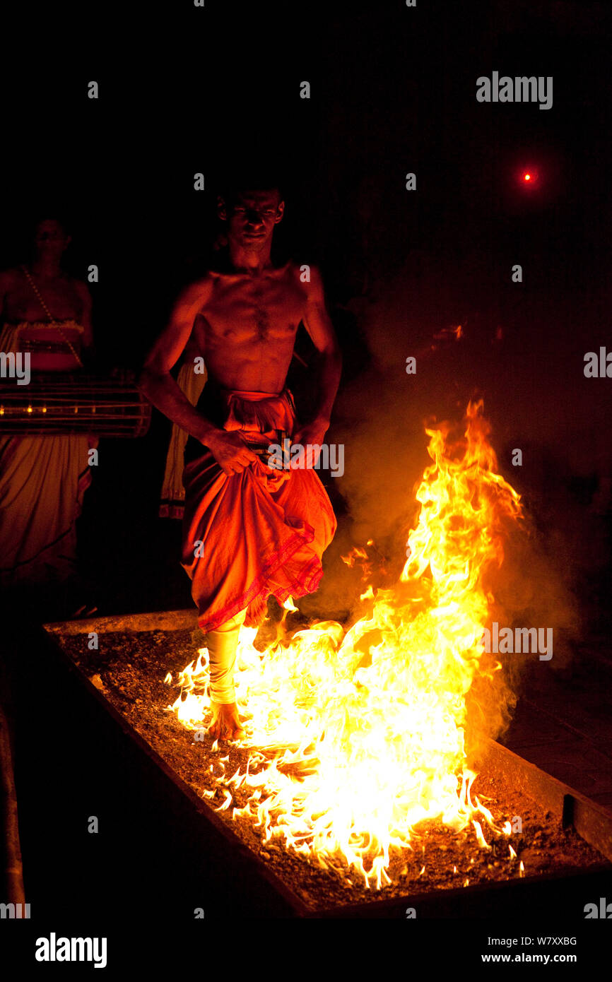 Firewalking hi-res stock photography and images - Alamy