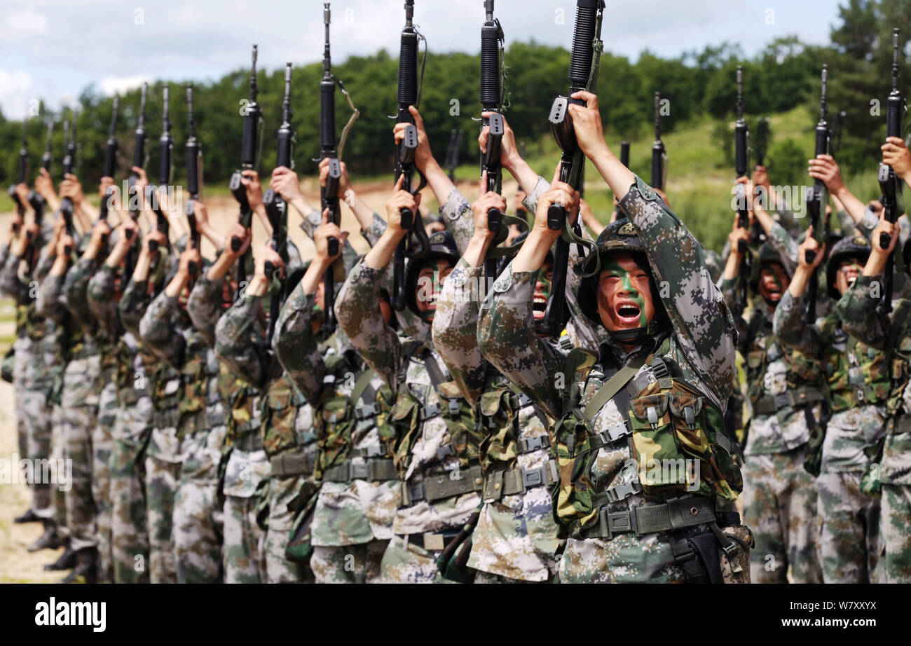 --FILE--Chinese soldiers of the PLA (People's Liberation Army) practice ...