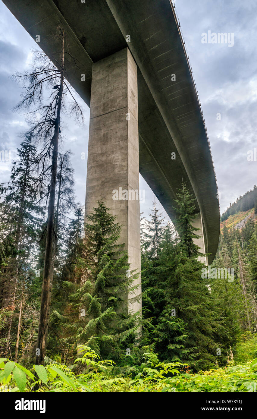 Interstate 90 mountains hi-res stock photography and images - Alamy