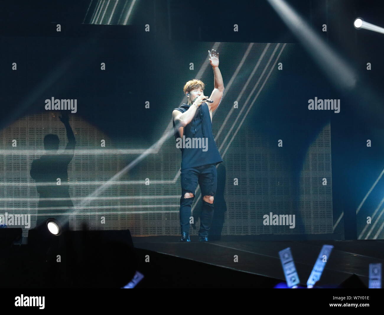 South Korean singer Kim Jong-kook performs at the "Running Man 2017 ...