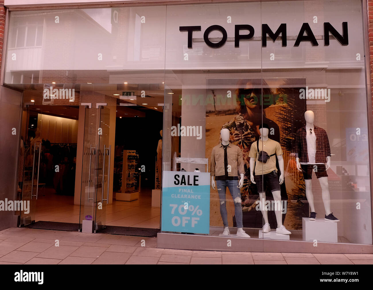 Topman Shop High Resolution Stock Photography and Images - Alamy