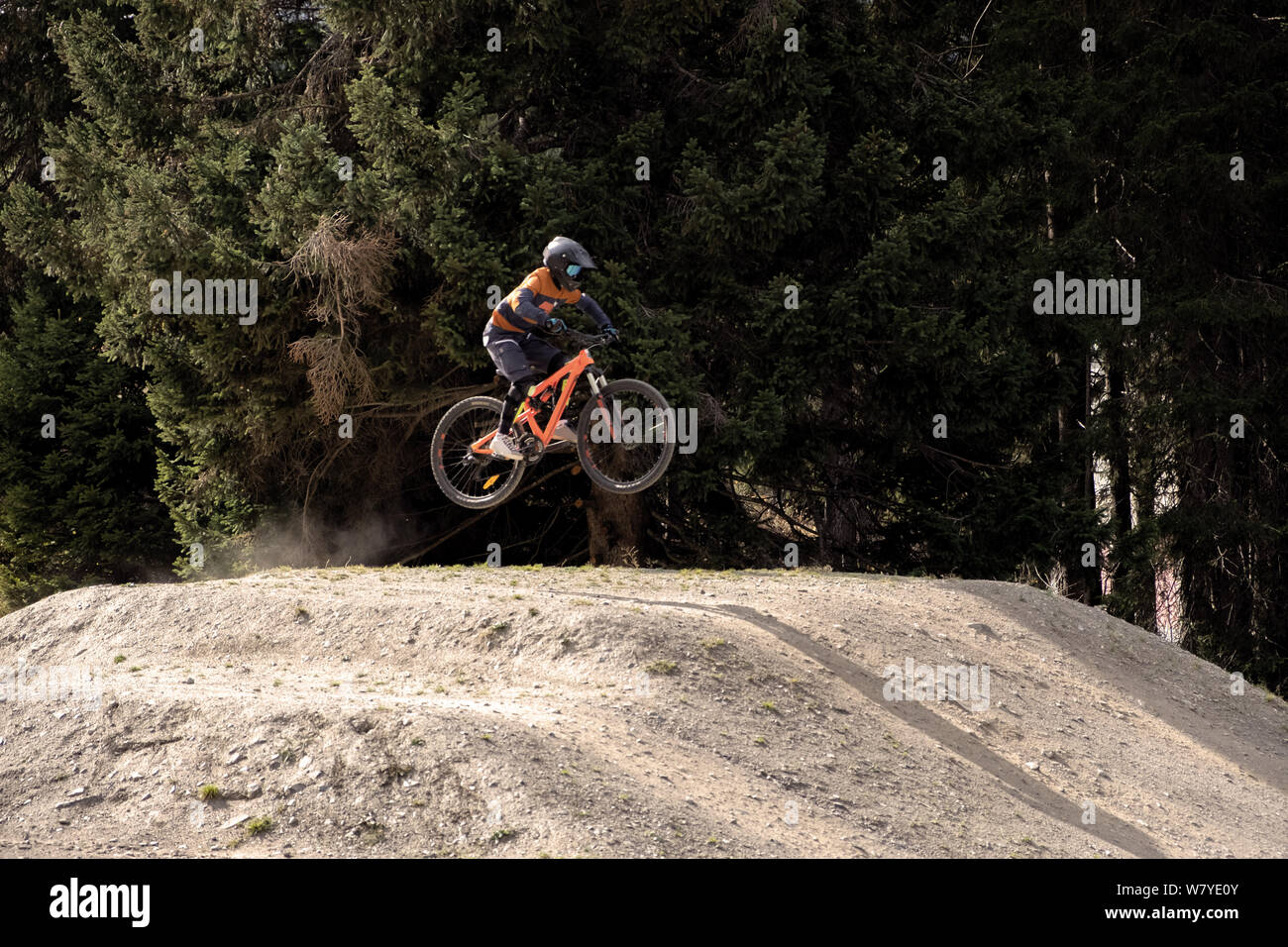 Mtb biker hi-res stock photography and images - Alamy