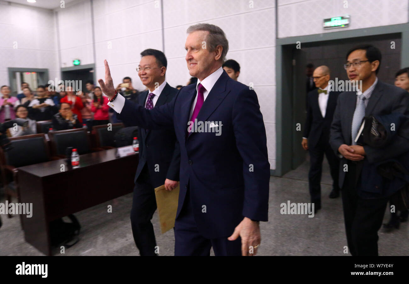 U s secretary defense william cohen hi-res stock photography and images ...