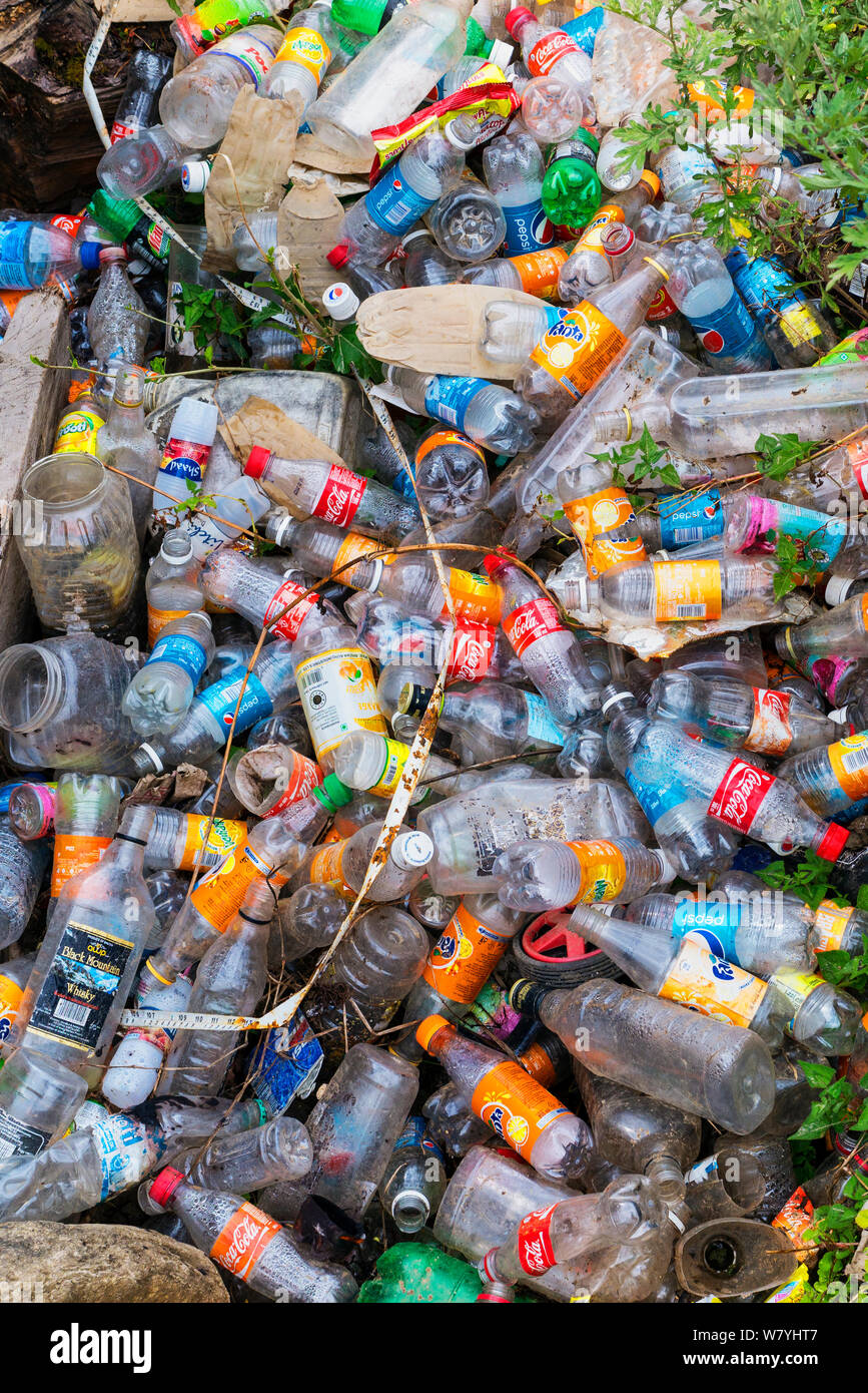Pile of plastic bottles hi-res stock photography and images - Alamy