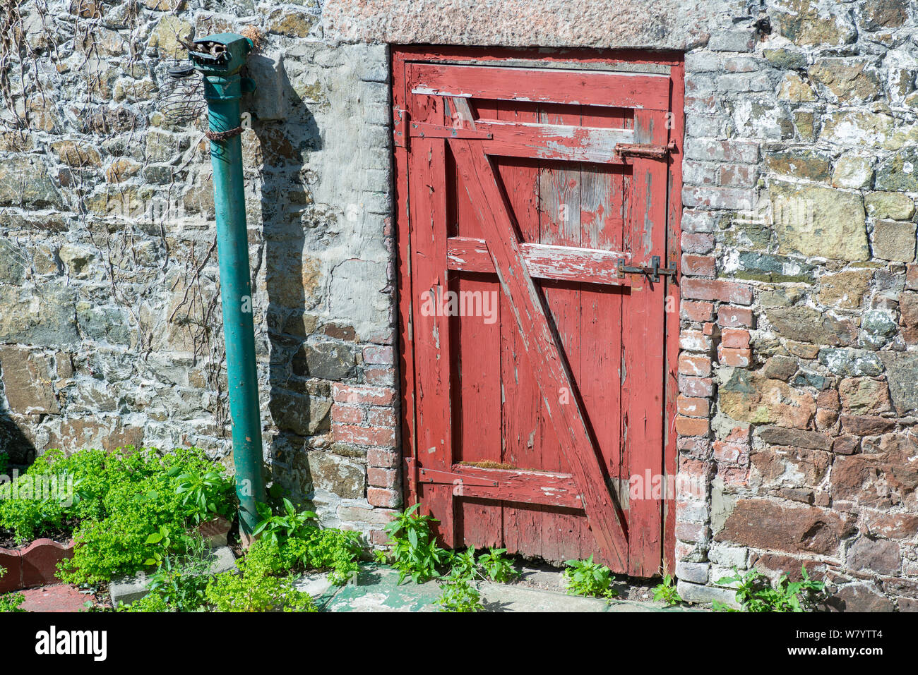 Old gate leading into back garden Stock Photo - Alamy