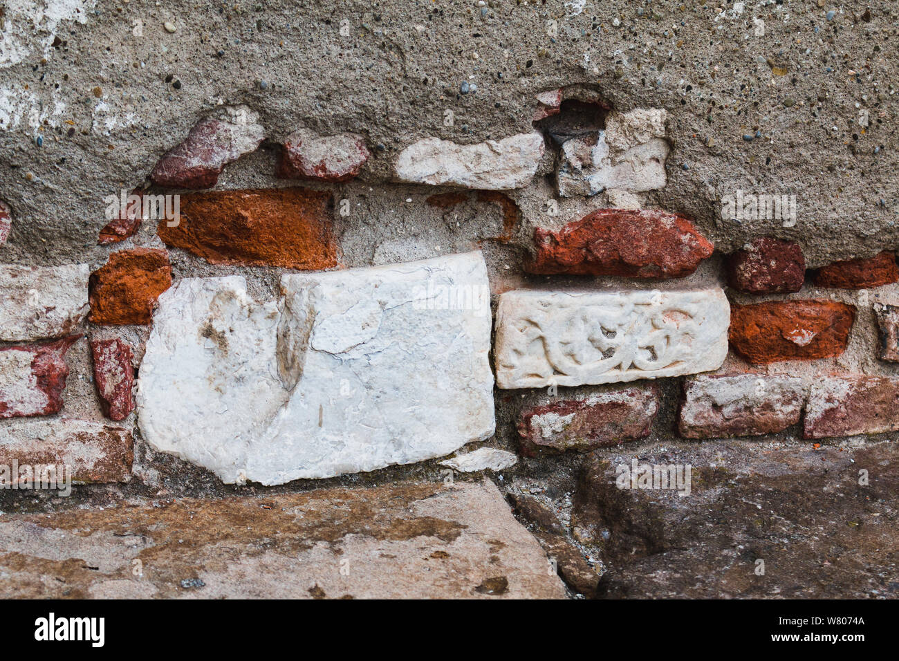 Marble brick wall hi-res stock photography and images - Alamy