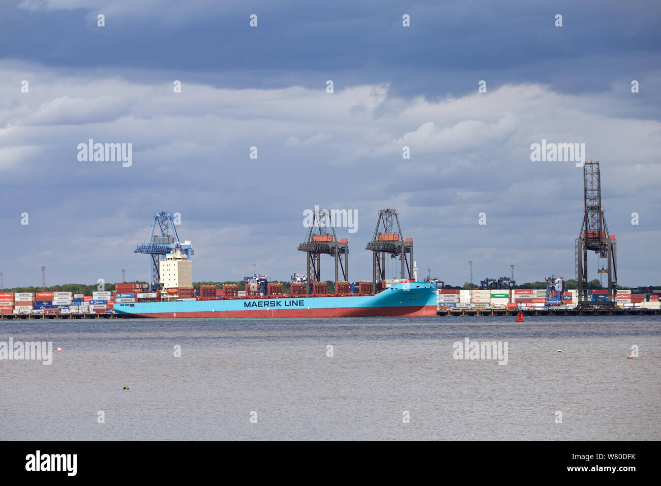 Container ship docked at Trinity Terminal, Port of Felixstowe, Suffolk ...
