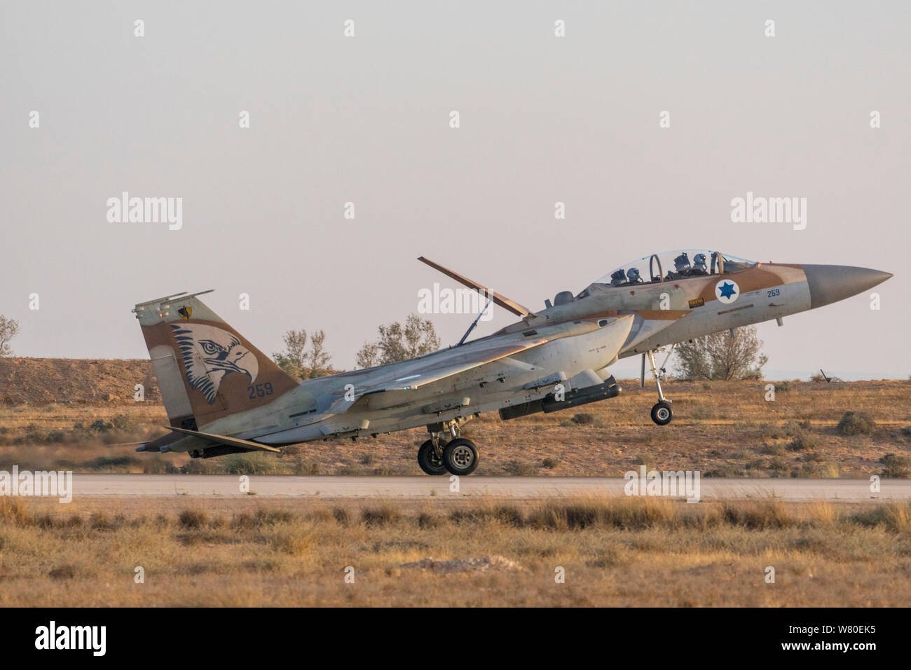 A Israeli F-15I "Raam" (Thunder) multirole fighter/interceptor lands ...