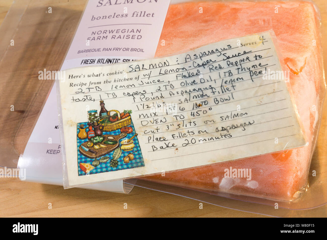 Index Card Recipe for salmon and Asparagus , USA Stock Photo - Alamy