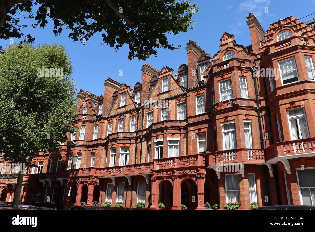 Red brick buildings hi-res stock photography and images - Alamy