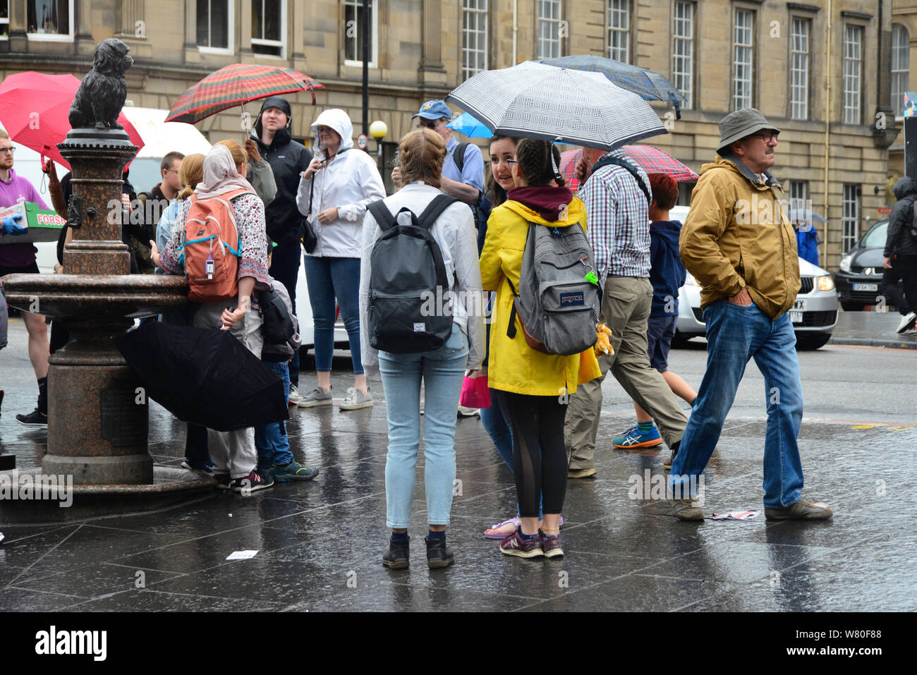 The old town of edinburgh on a rainy day Stock Photo - Alamy