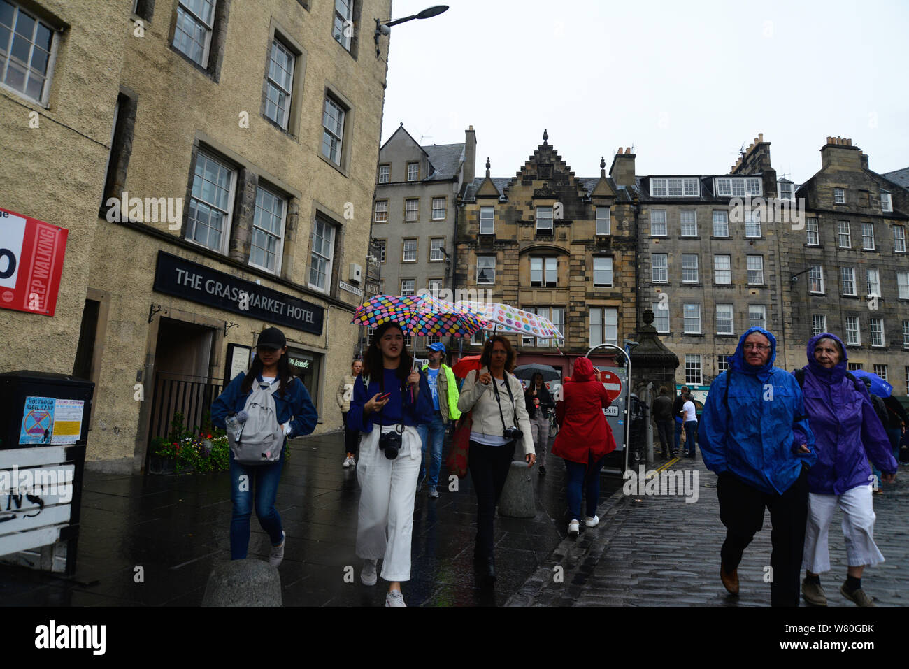The old town of edinburgh on a rainy day Stock Photo - Alamy