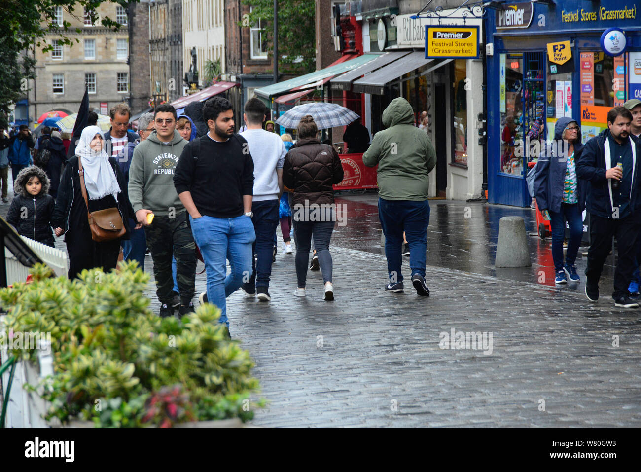 The old town of edinburgh on a rainy day Stock Photo - Alamy