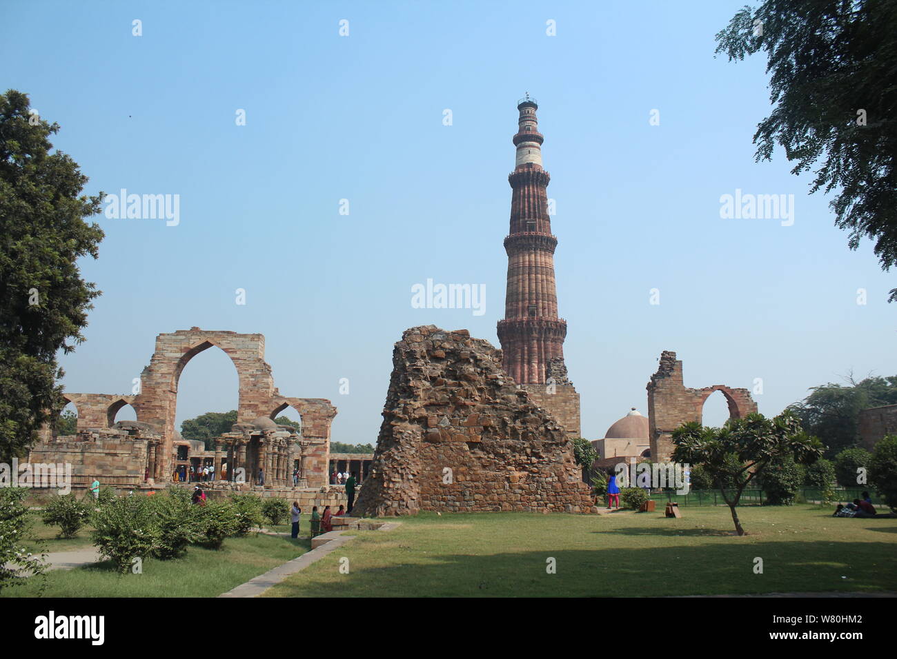Qutb Complex, Including Qutb Minar Tower Stock Photo - Alamy