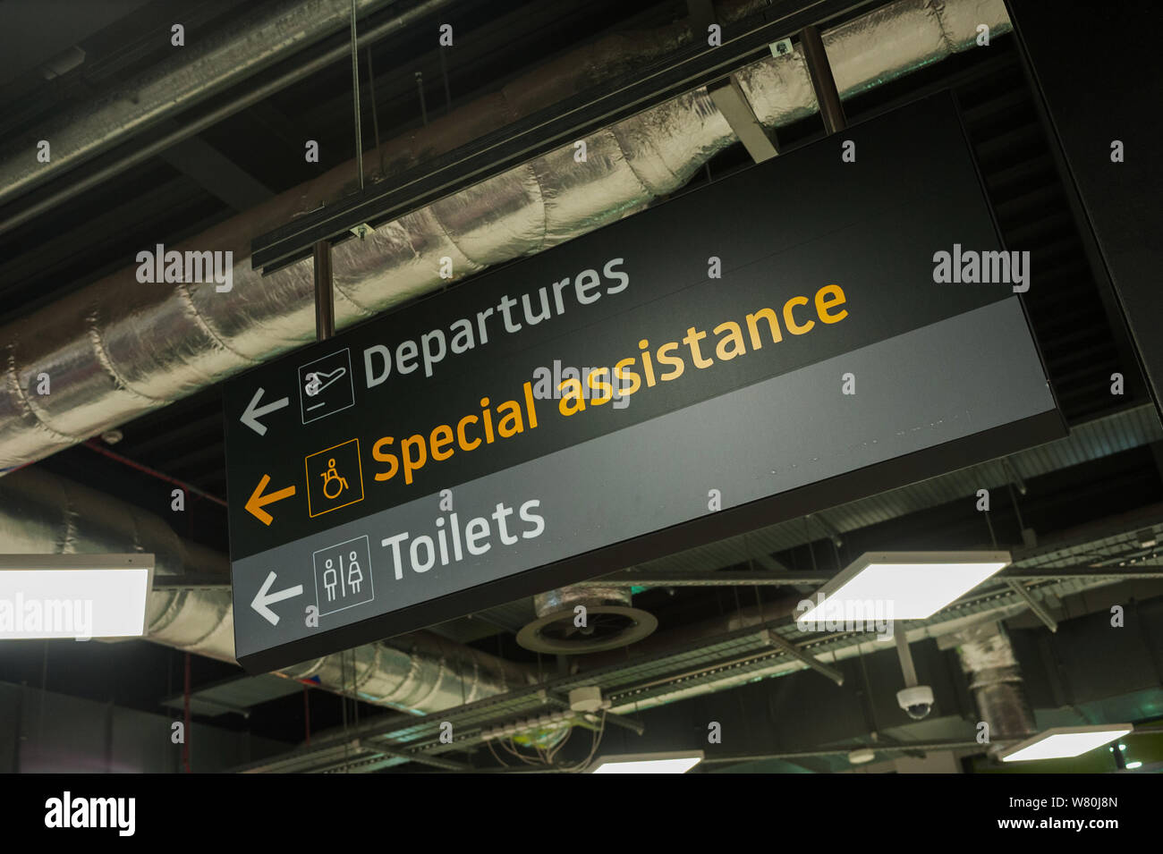 Airport terminal information sign Stock Photo - Alamy