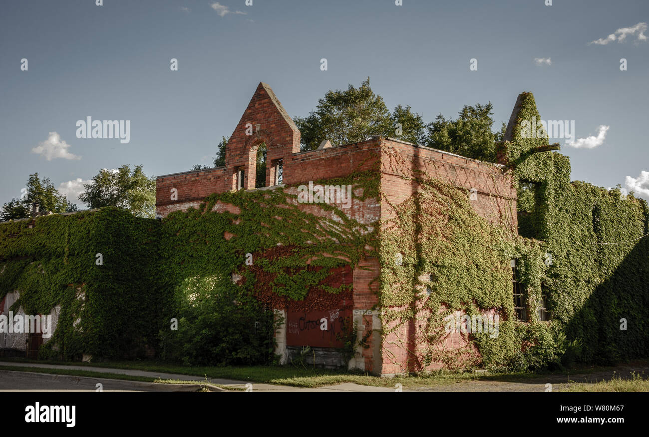 Abandoned dilapidated hi-res stock photography and images - Alamy